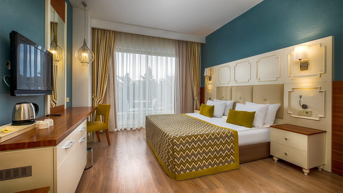 Standard Room - Well Palace Side